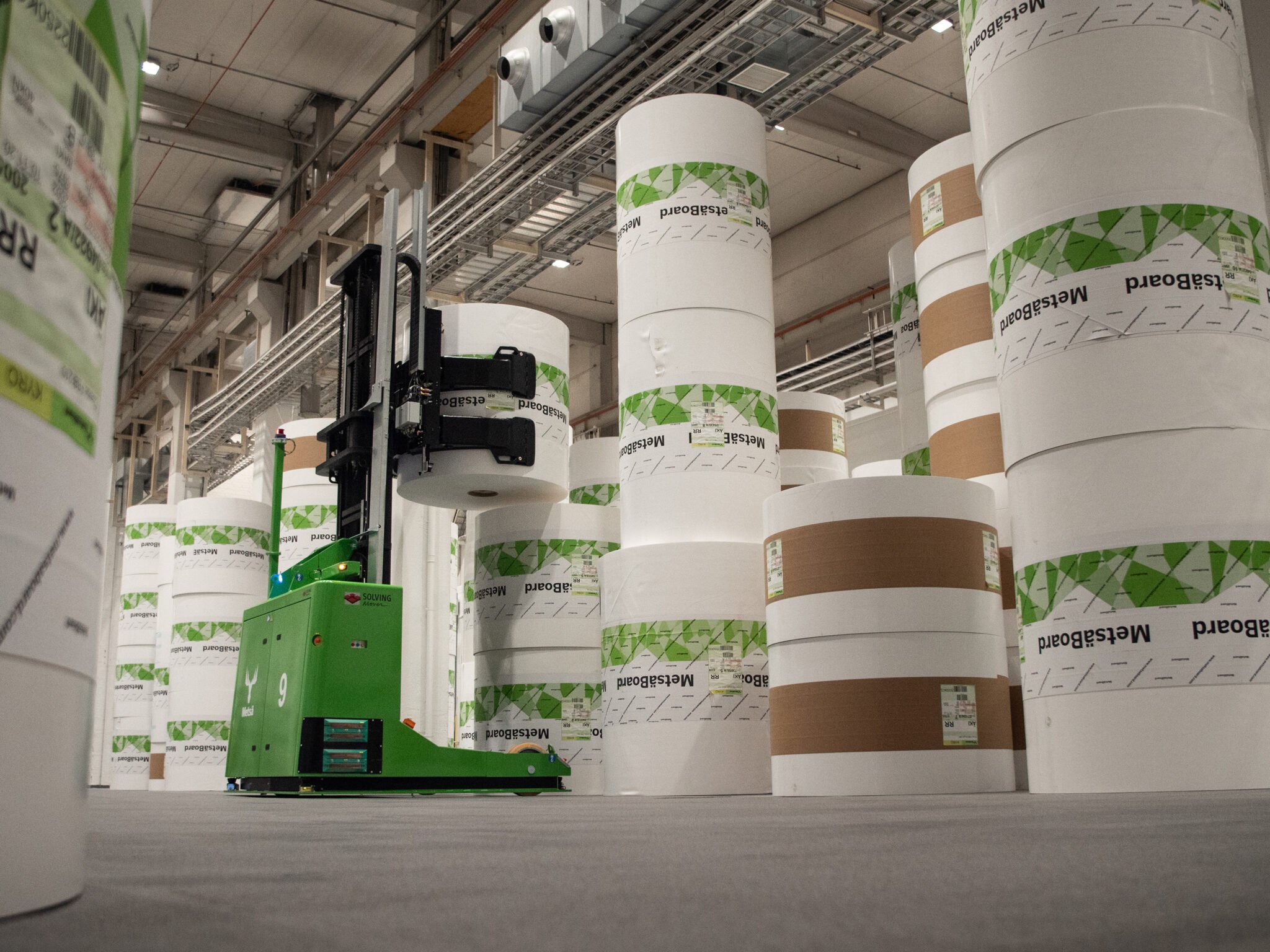 AGV Automated guided vehicles – Automatic logistics system - Solving