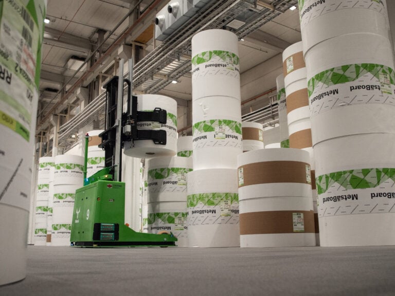 AGV Automated guided vehicles – Automatic logistics system - Solving