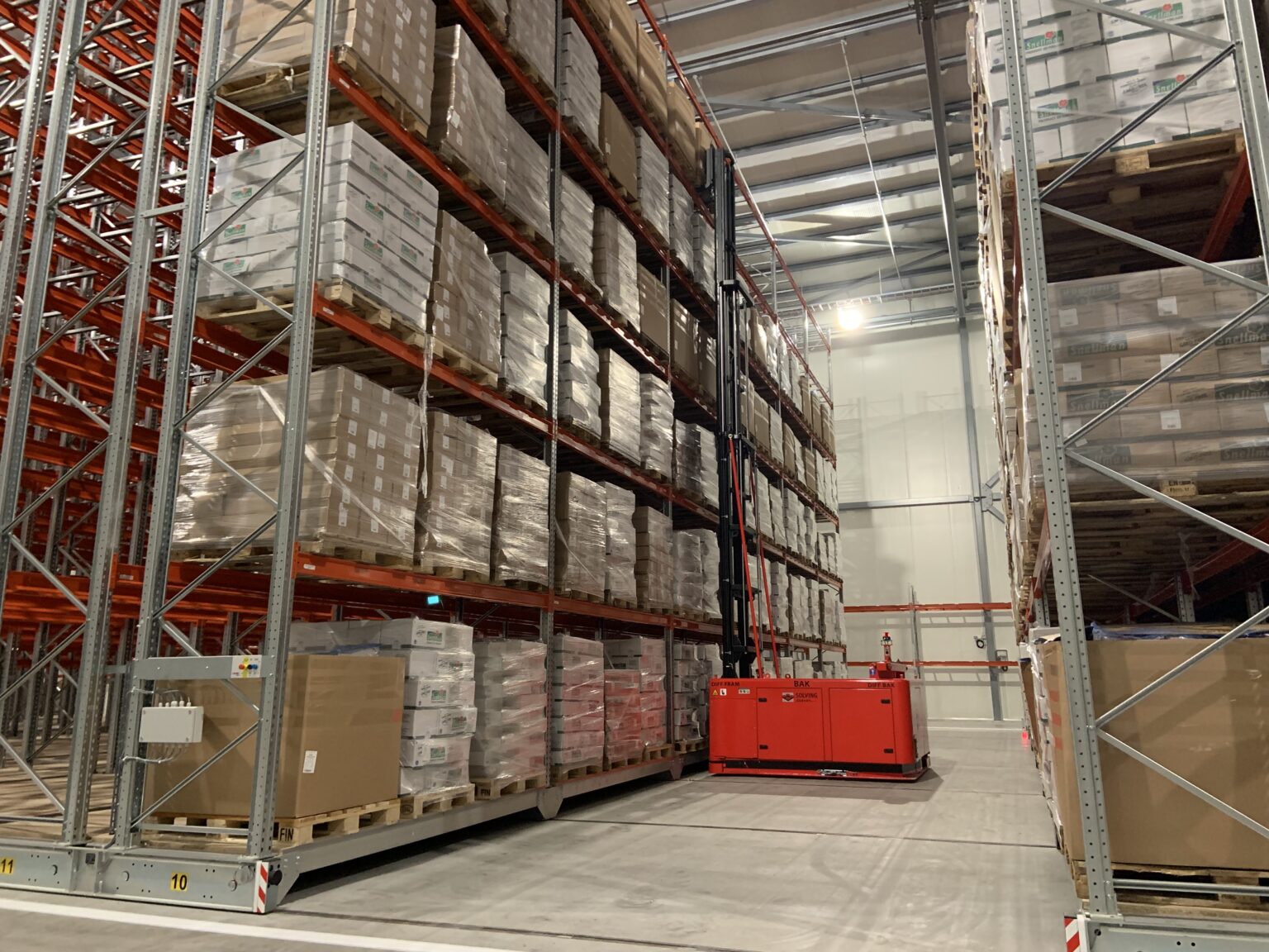 AGV Automated guided vehicles – Automatic logistics system - Solving