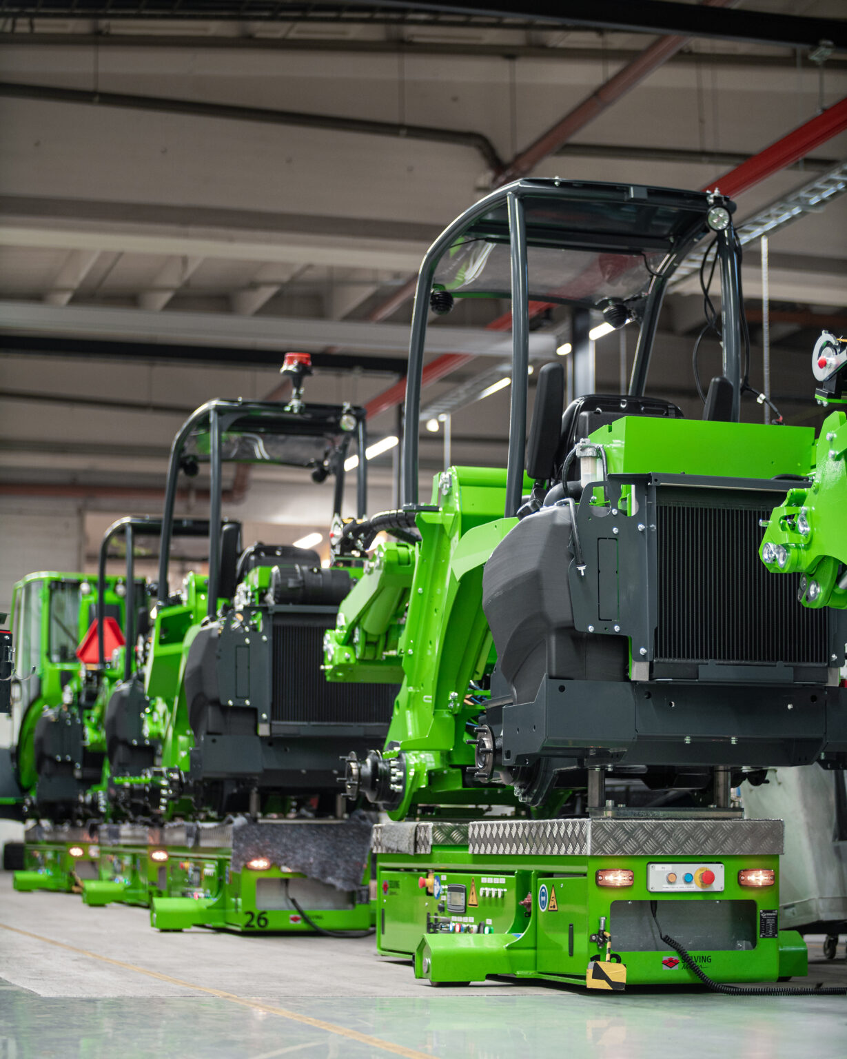 1 T high-lift AGV for pallet handling in frozen goods storage - Solving