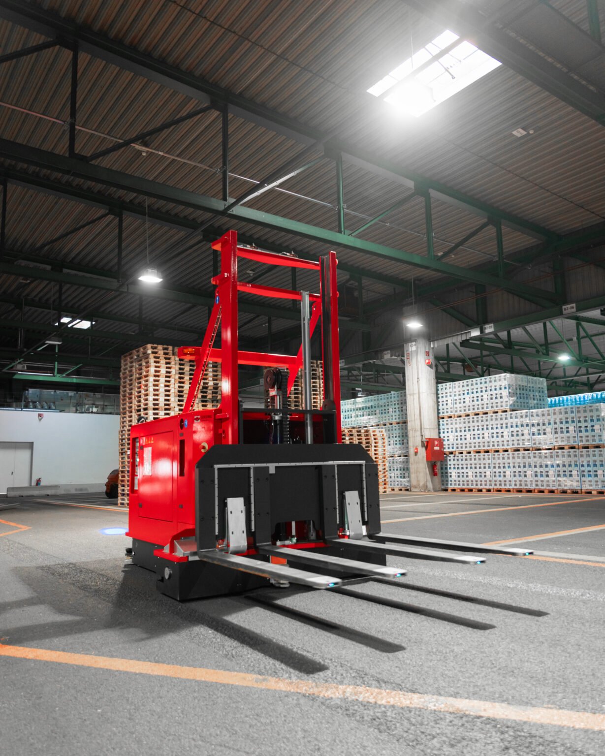 4T Customized AGVs for pallet handling - Solving