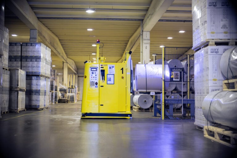 AGV Automated guided vehicles – Automatic logistics system - Solving