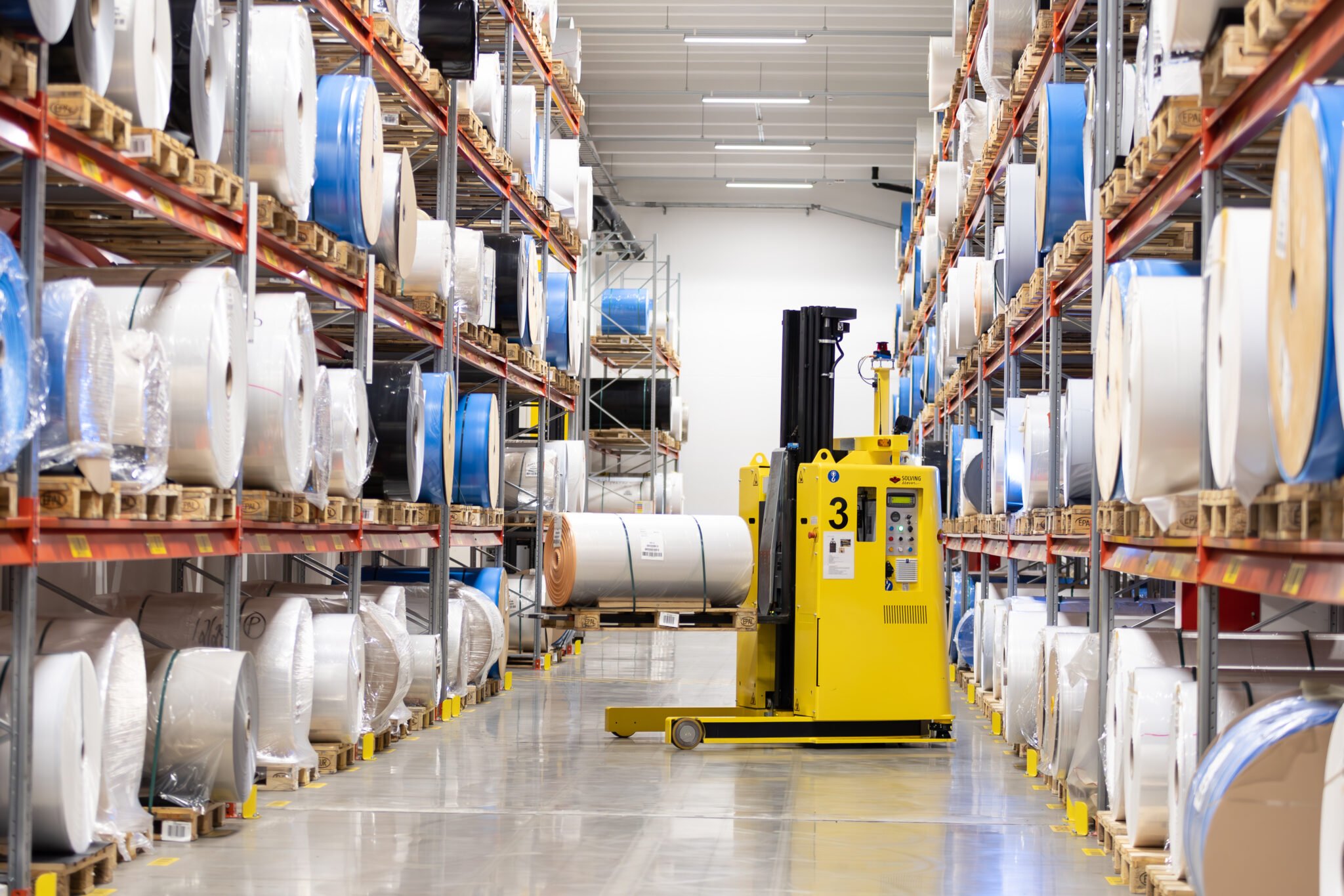 AGV Automated guided vehicles – Automatic logistics system - Solving